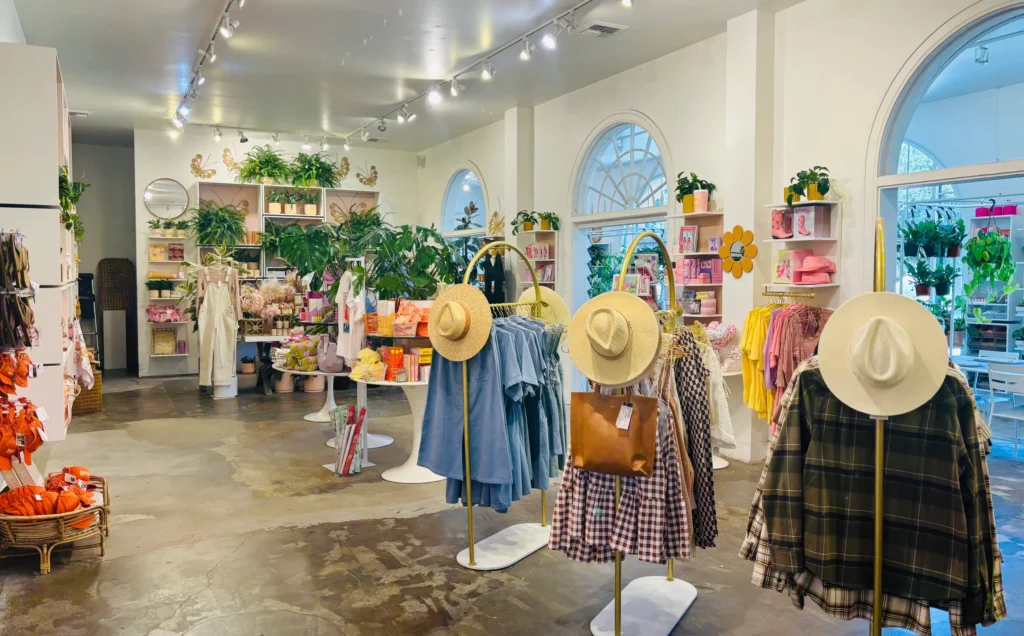 Point Loma - Finch Post